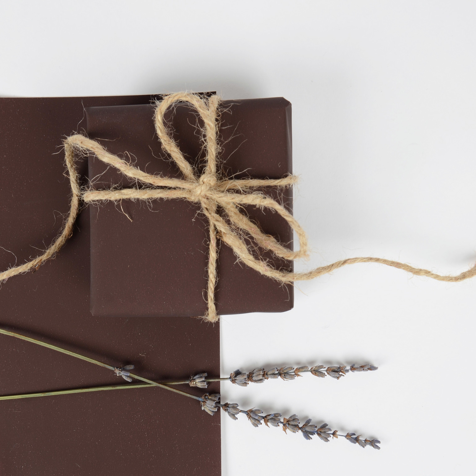 Presentpapper - Kastanj - I/Store